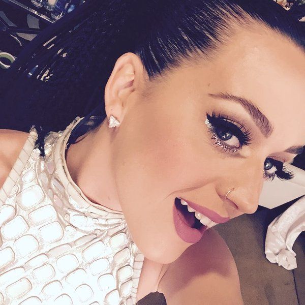 Katy Perry svela per sbaglio il numero di telefono Katy Perry svela per sbaglio il numero di telefono