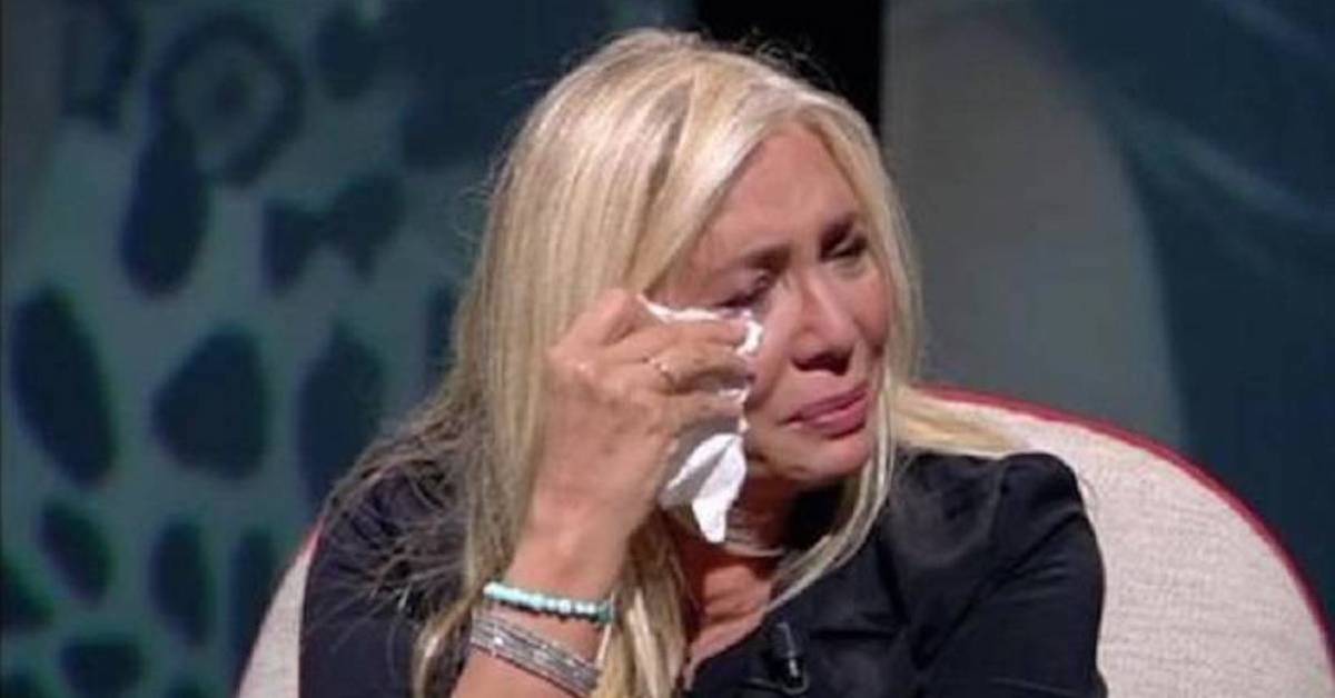 Mara Venier in lacrime ricordando la madre scomparsa Mara Venier in lacrime ricordando la madre scomparsa