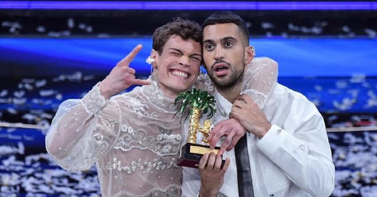 Mahmood e Blanco: sull'Ariston con le bici di cristallo - Bigodino Mahmood e Blanco: sull'Ariston con le bici di cristallo - Bigodino