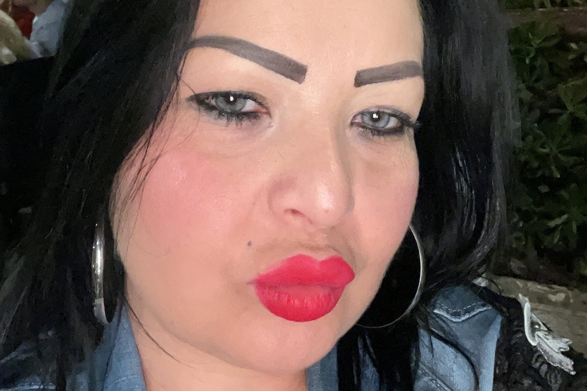 Vanessa Cella morta a 37 anni, dopo 3 interventi di chirurgia - Bigodino Vanessa Cella morta a 37 anni, dopo 3 interventi di chirurgia - Bigodino