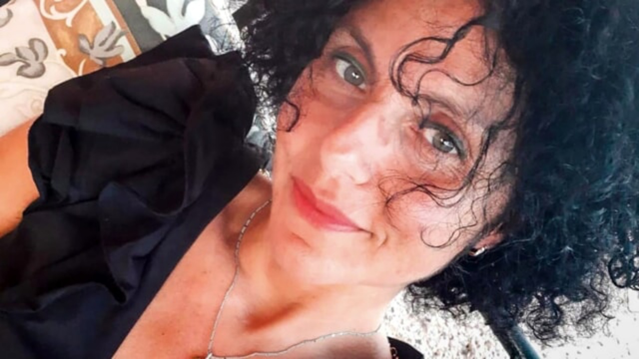 Micaela Azzoni è morta a 48 anni, mentre era nel suo letto - Bigodino Micaela Azzoni è morta a 48 anni, mentre era nel suo letto - Bigodino