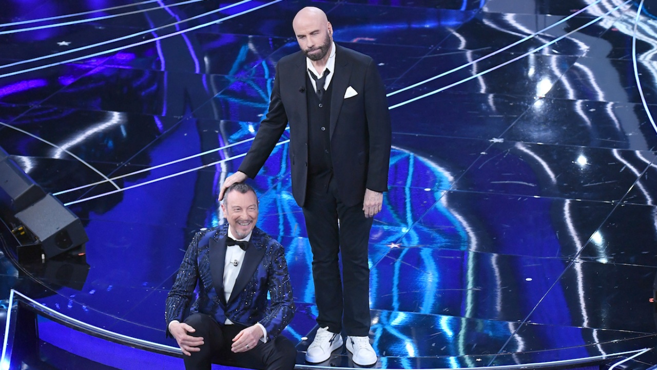 John Travolta, la risposta delle azienda delle scarpe indossate - Bigodino John Travolta, la risposta delle azienda delle scarpe indossate - Bigodino